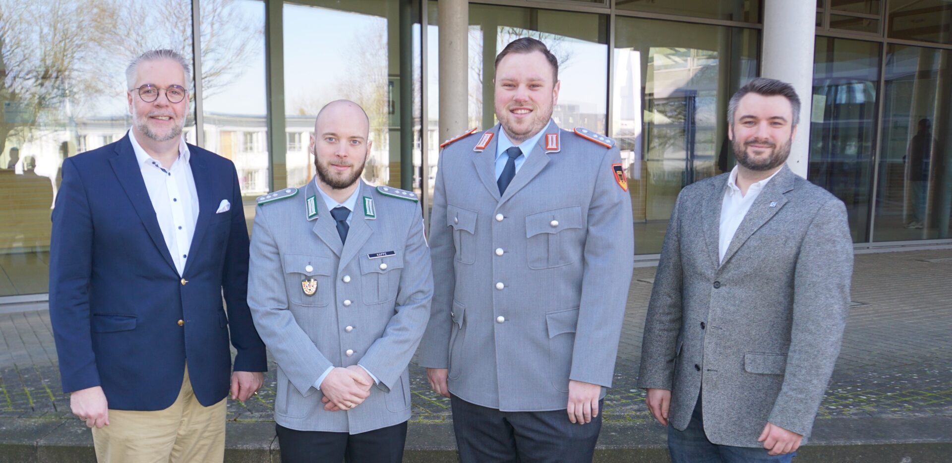 Sicherheitspolitischer Vortrag der Bundeswehr am HANSE-Berufskolleg ...